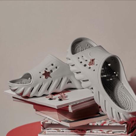 Dép quai ngang Crocs chính hãng – – Crocs™ Việt Nam